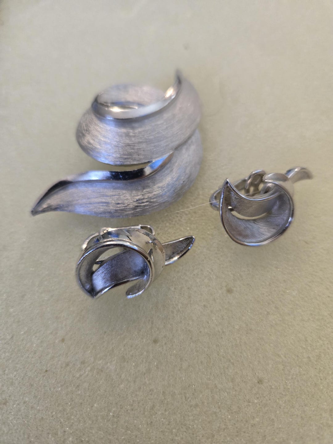 1960's Silverstone Trifari Brooch and Earrings Set - Etsy