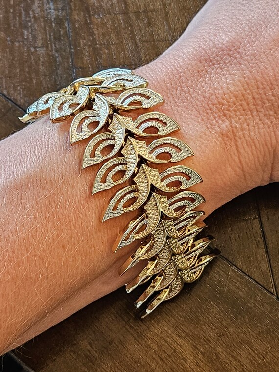Vintage Kramer Signed Textured Brushed Gold And Silve Gem