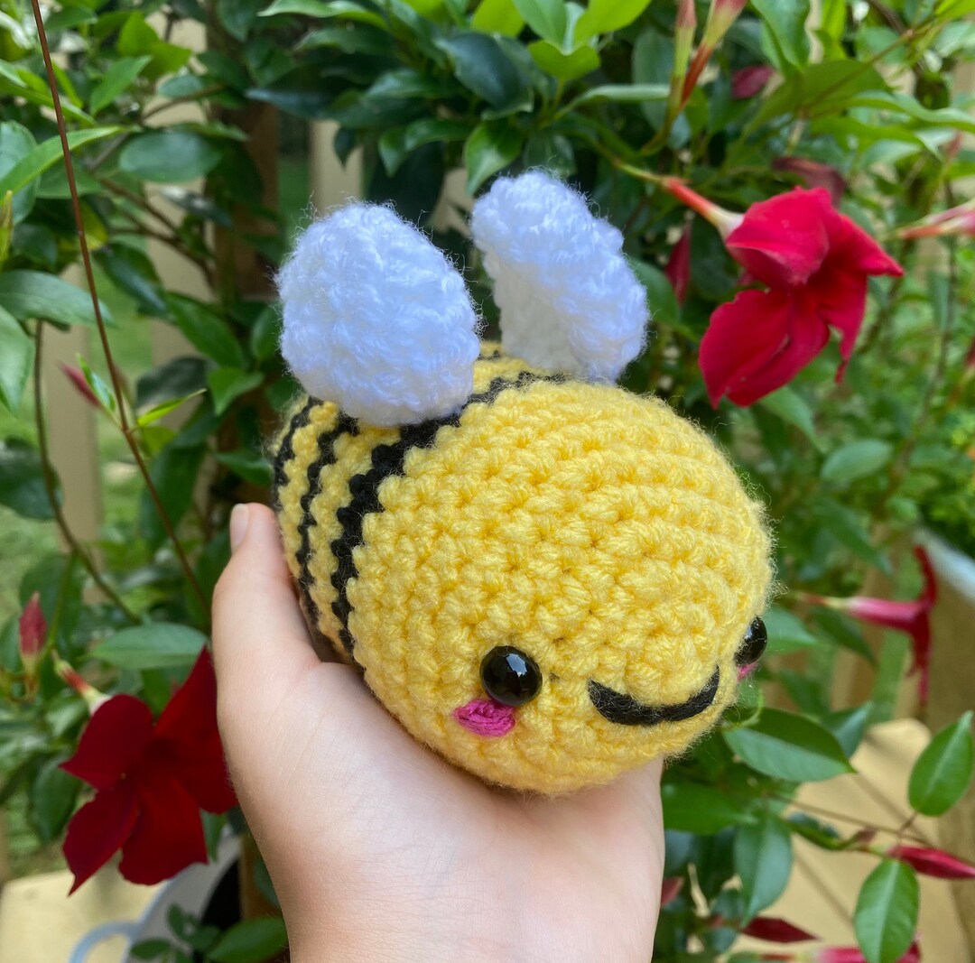 Crochet Bee Plushie Amigurumi Bee MADE TO ORDER - Etsy
