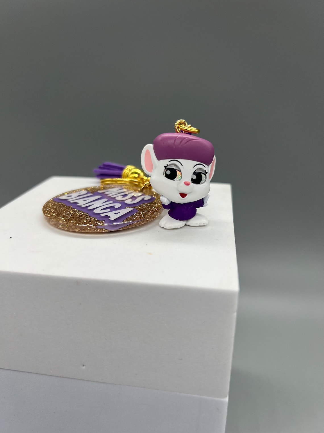 Miss Bianca From the Rescuers Series 11 Doorables Glitter Keychain ...