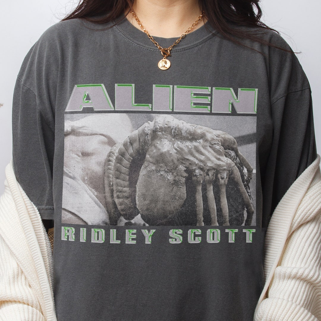 Alien Movie T-shirt Retro Horror Movie Facehugger Bootleg - Etsy