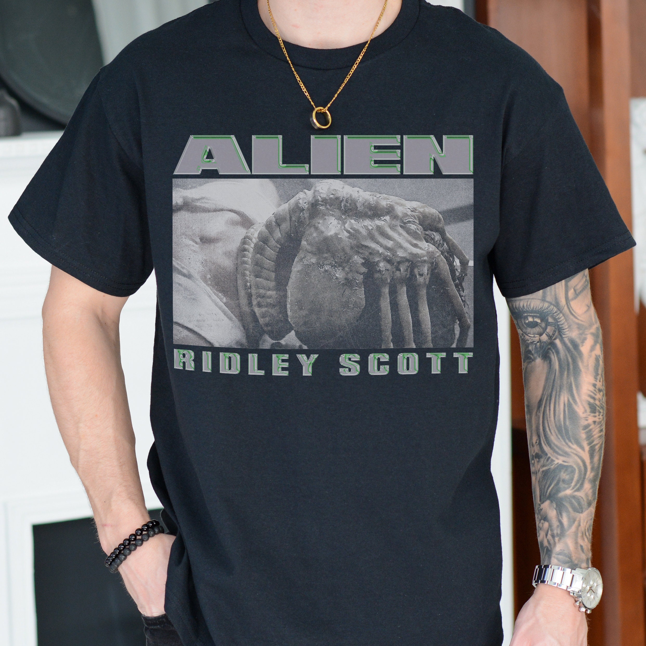 Alien Movie T-shirt Retro Horror Movie Facehugger Bootleg - Etsy