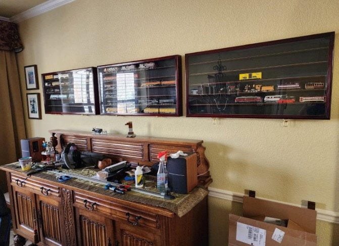 Train Display Case HO OO Scale Model Black Collector Hobby Wall Mount ... Train Display Case HO OO Scale Model Black Collector Hobby Wall Mount ...