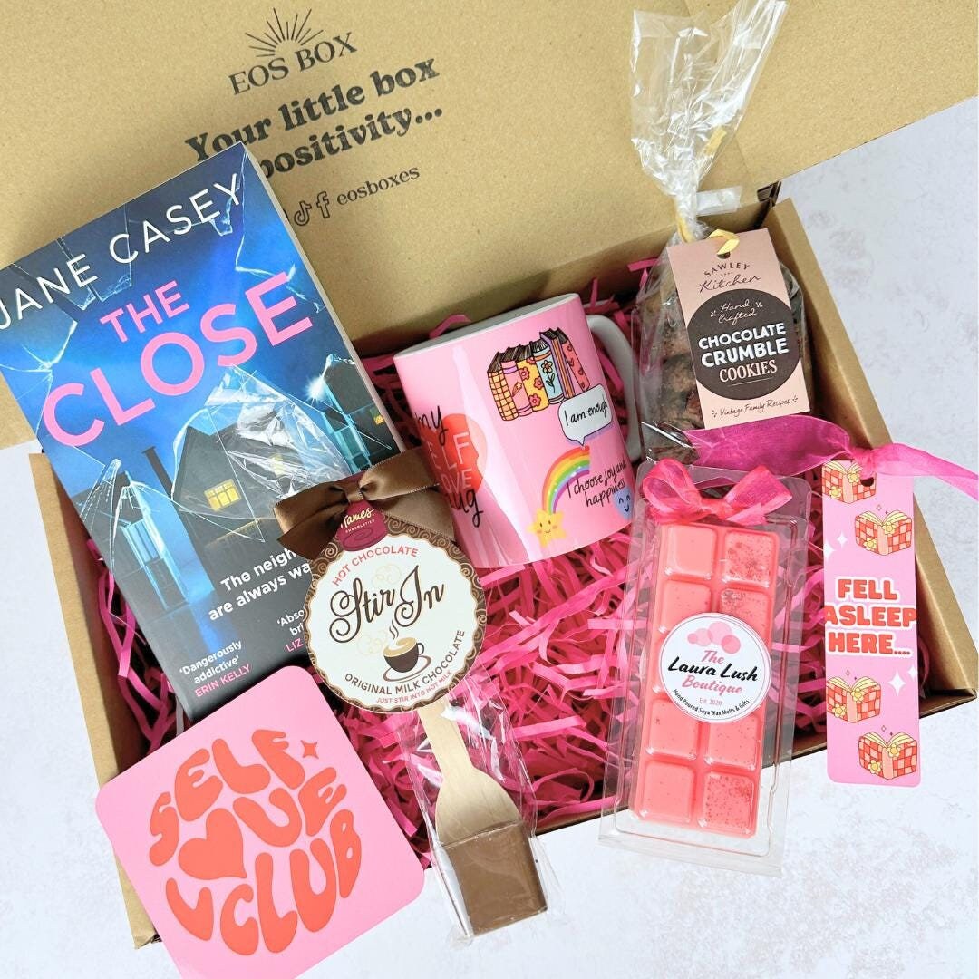 Ladies Bookworm Self Care Gift Box With Fiction Book - Home Spa Kit ...