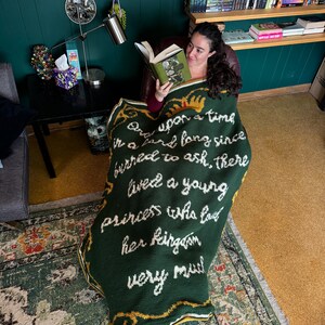 Young Princess Tapestry Crochet Graphghan Pattern: Throne of Glass ...