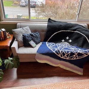 Night Court Logo Tapestry Crochet Graphghan Pattern | Officially ...