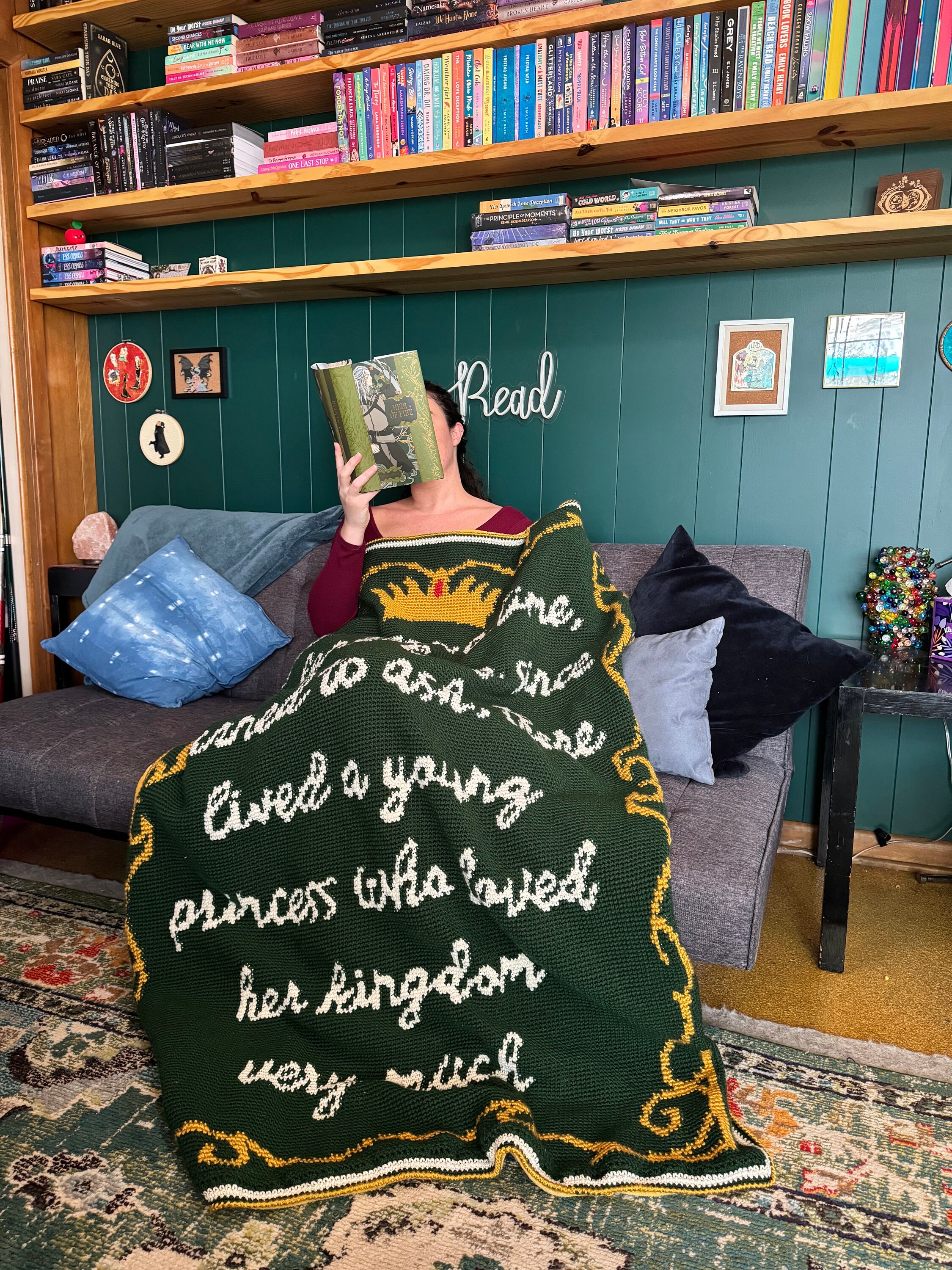 Young Princess Tapestry Crochet Graphghan Pattern: Throne of Glass ...