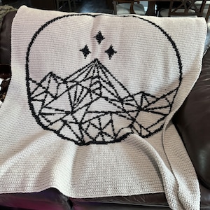 Night Court Logo Tapestry Crochet Graphghan Pattern | Officially ...