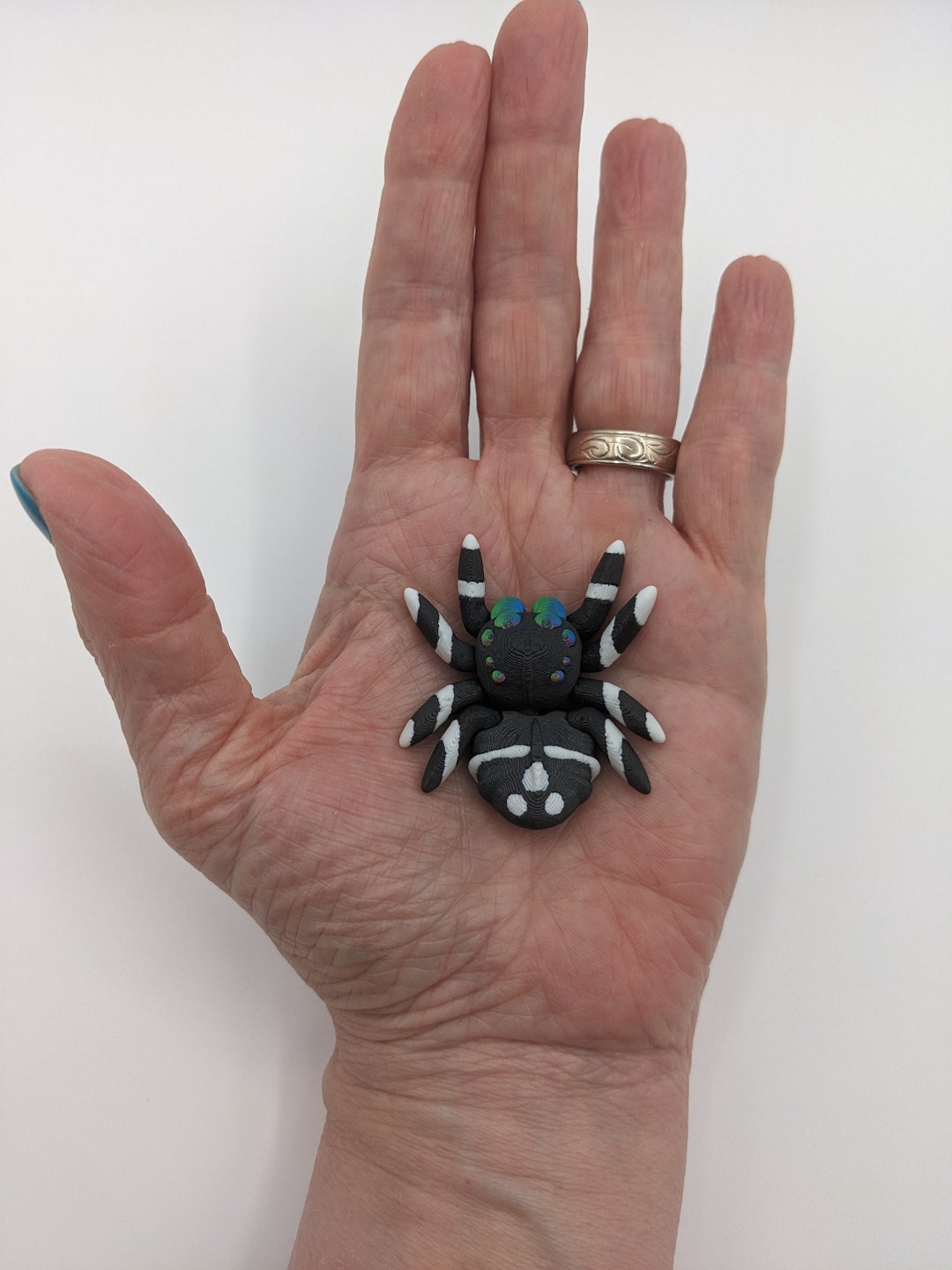JUMPING ARTICULATING SPIDER , Fidget Toy, Desk Stress Toy - Etsy