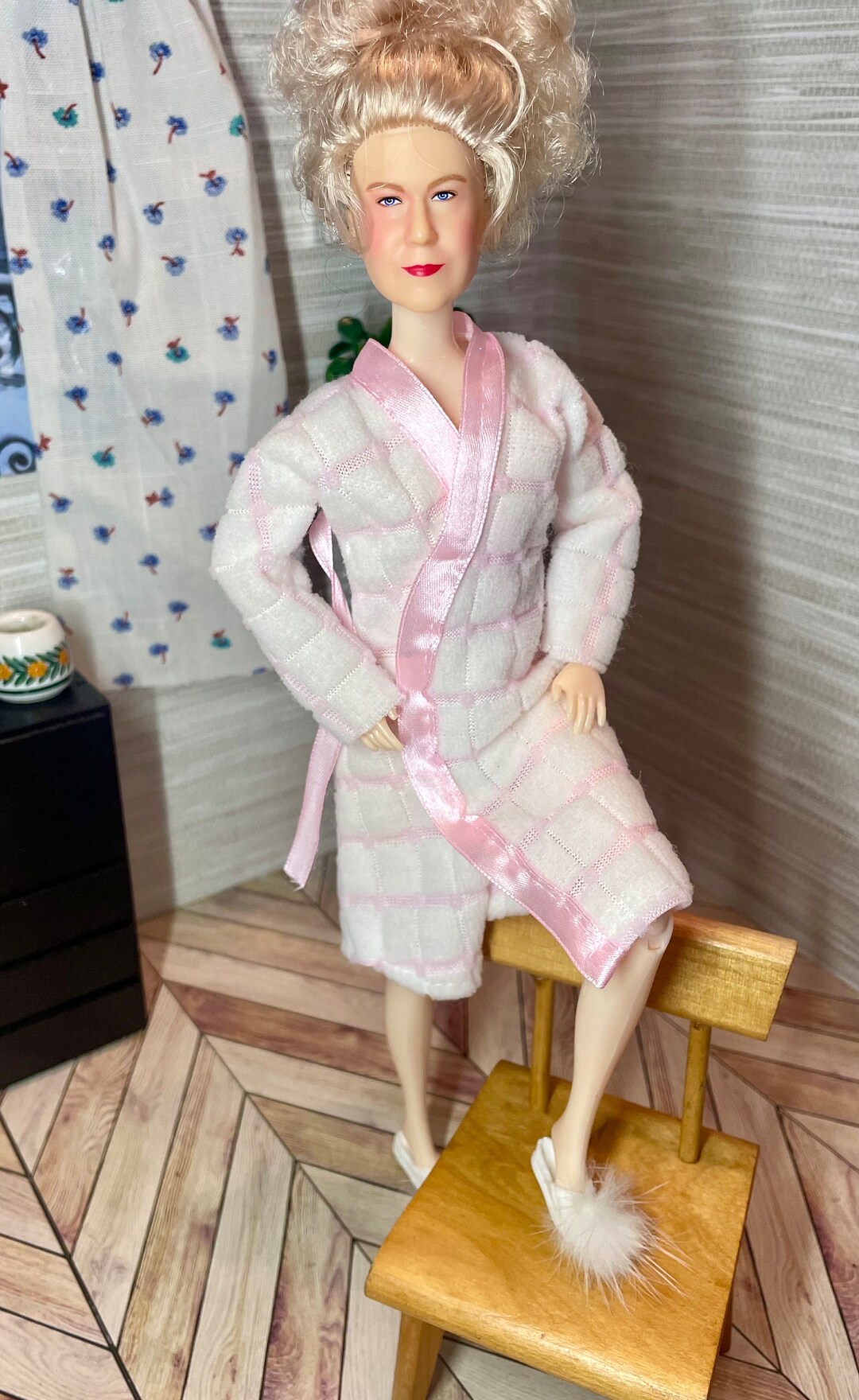 FREE US Shipping! 1/6 Scale Barbie Pink & White Bath Robe With White ...