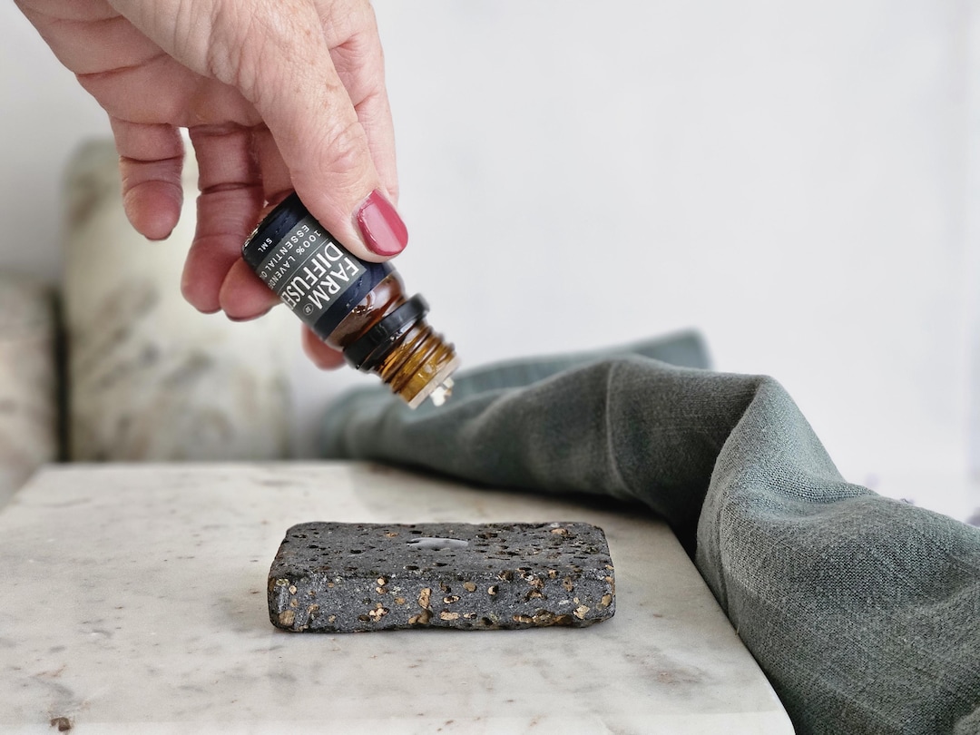 Mini Reusable Volcanic Stone Shower Steamer + Lavender Essential Oil ...