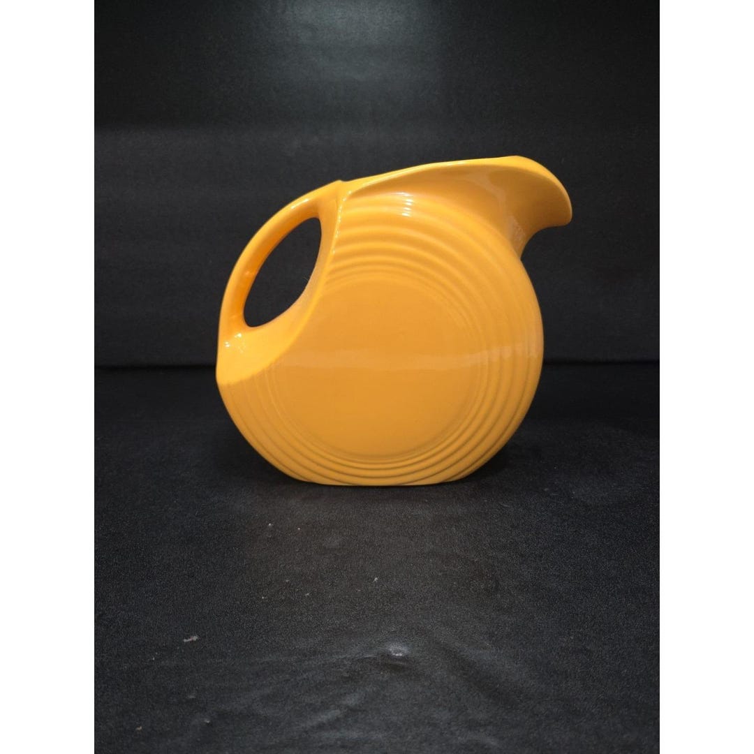 Fiesta Ware Yellow Marigold Disc Juice Pitcher, 64oz Fiestaware, Homer ...