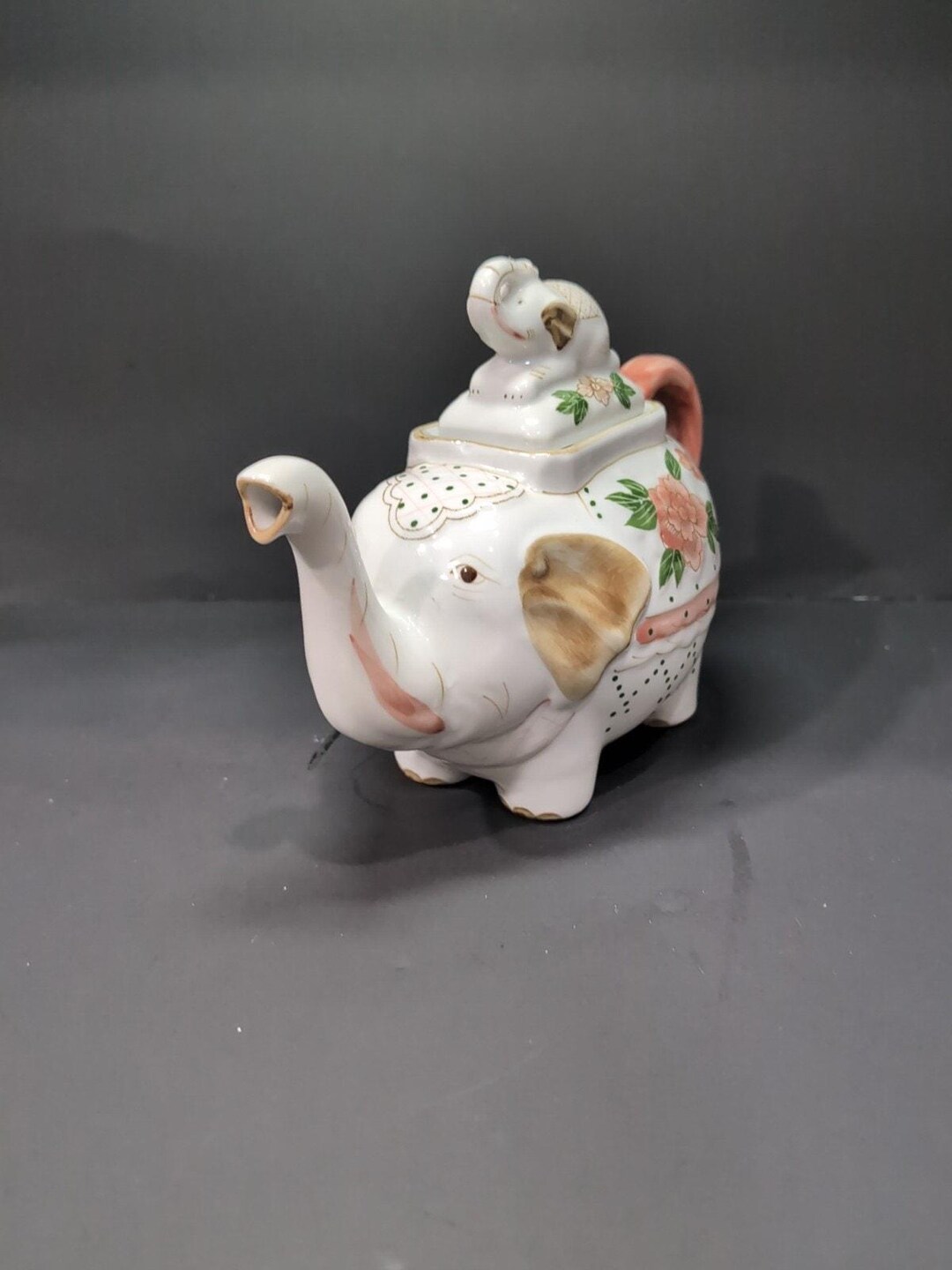 Elephant Themed Ceramic Teapot, Floral Design, Baby Elephant Lid ...