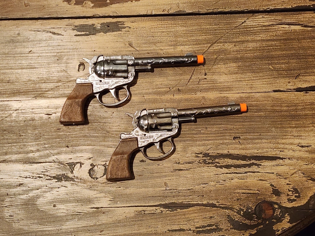 Cap Gun Vintage Western Double Cowboy Toy Cap Gun Pistol With Holster ...