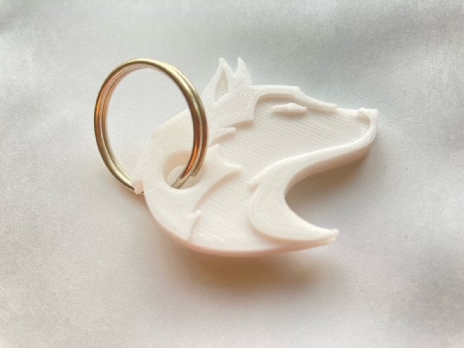 3D Printed Wolf Keyring / Black or White / Back to School / - Etsy