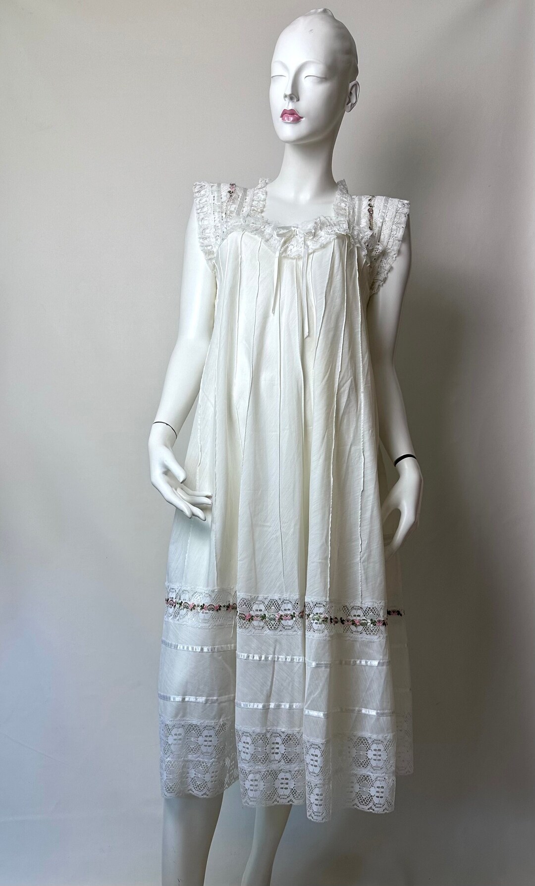 CAVAREE Vintage White Cotton Pintuck and Lace Floral Applique Ribbon ...