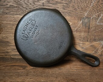 No. 14 Wagner Pie Logo Cast Iron Skillet, P/N 1064, Wagner Ware Sidney ...
