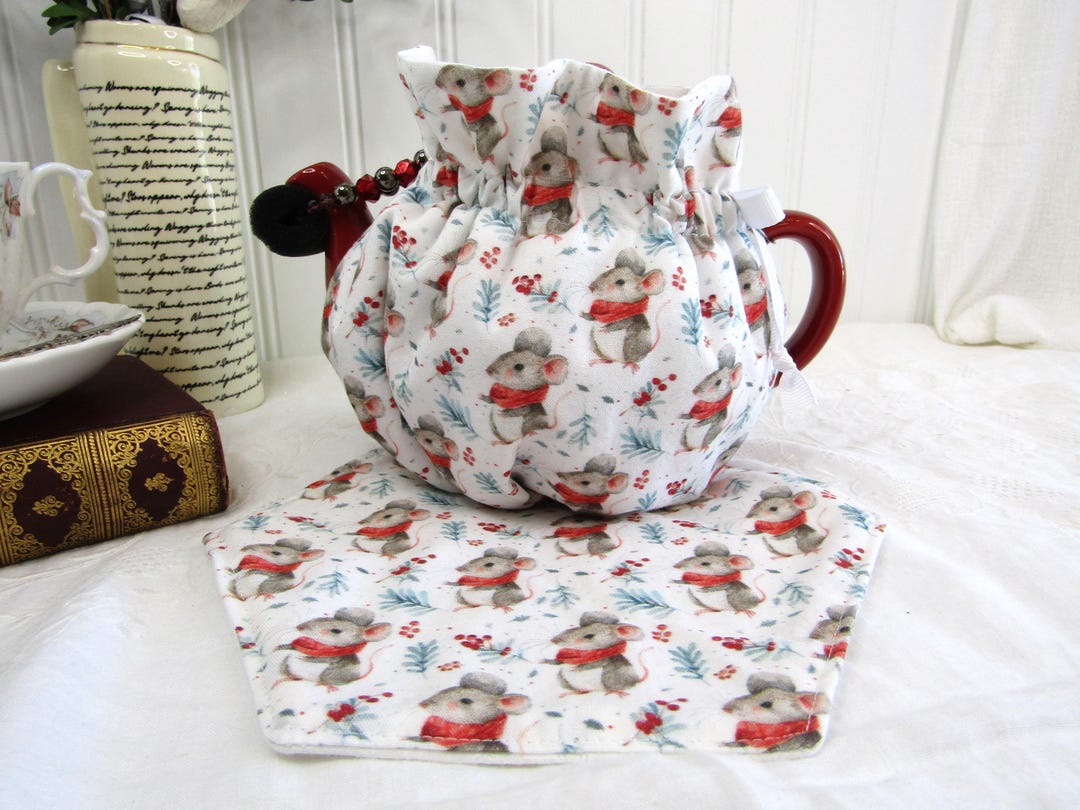 Christmas Mouse Tea Cozy: Brambly Hedge Style, With Coaster & Drip ...