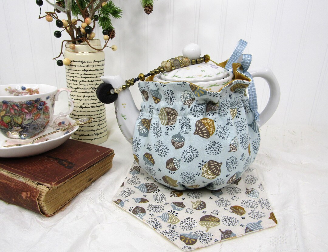 Reversible Blue Acorn Woodland Wrap-around Tea Cozy for 24 30 Ounce ...