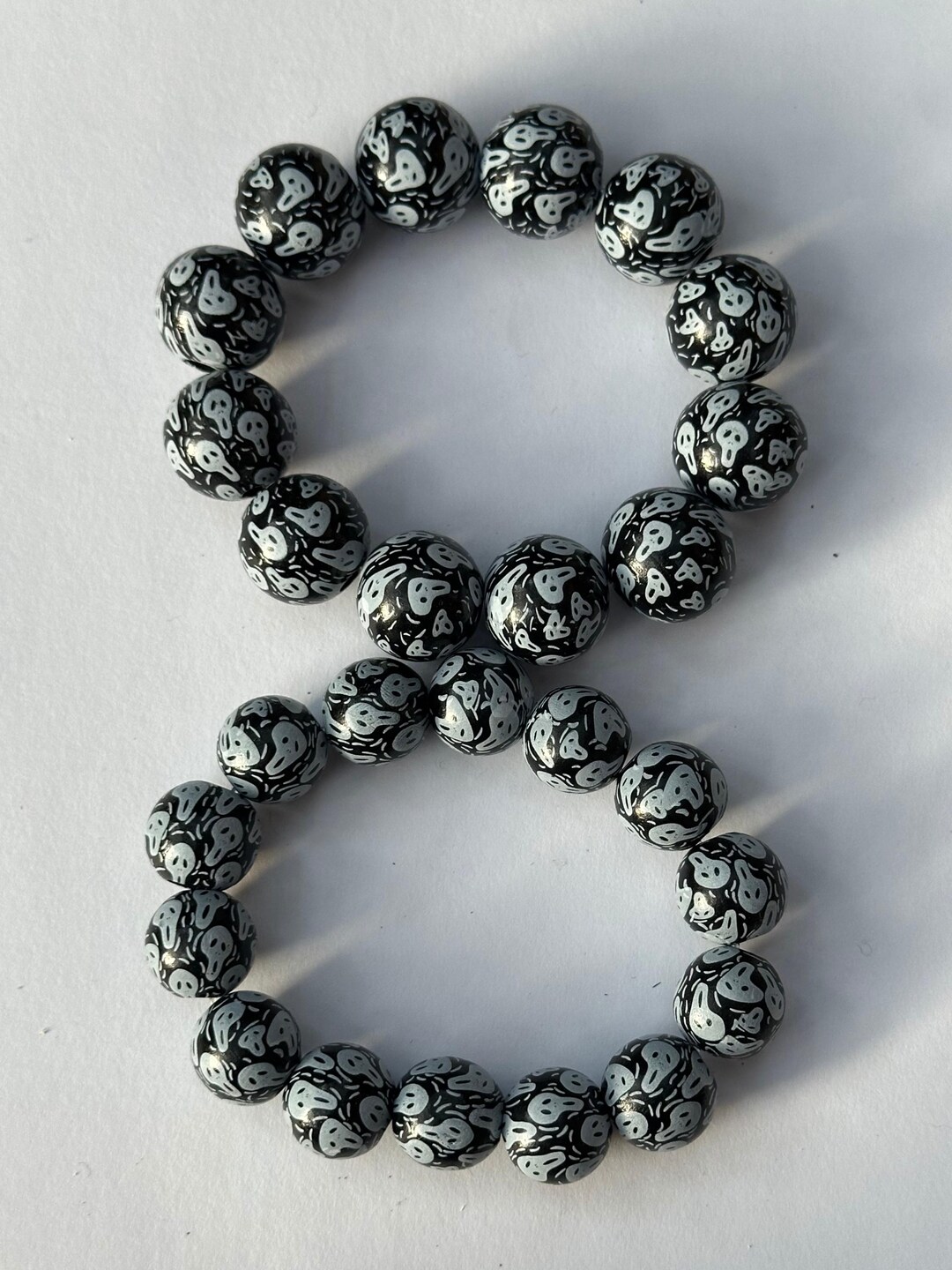 Screaming Spirits Black & White Varying Sizes Wooden Bead Bracelet ...