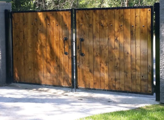 Steel gate with wood store