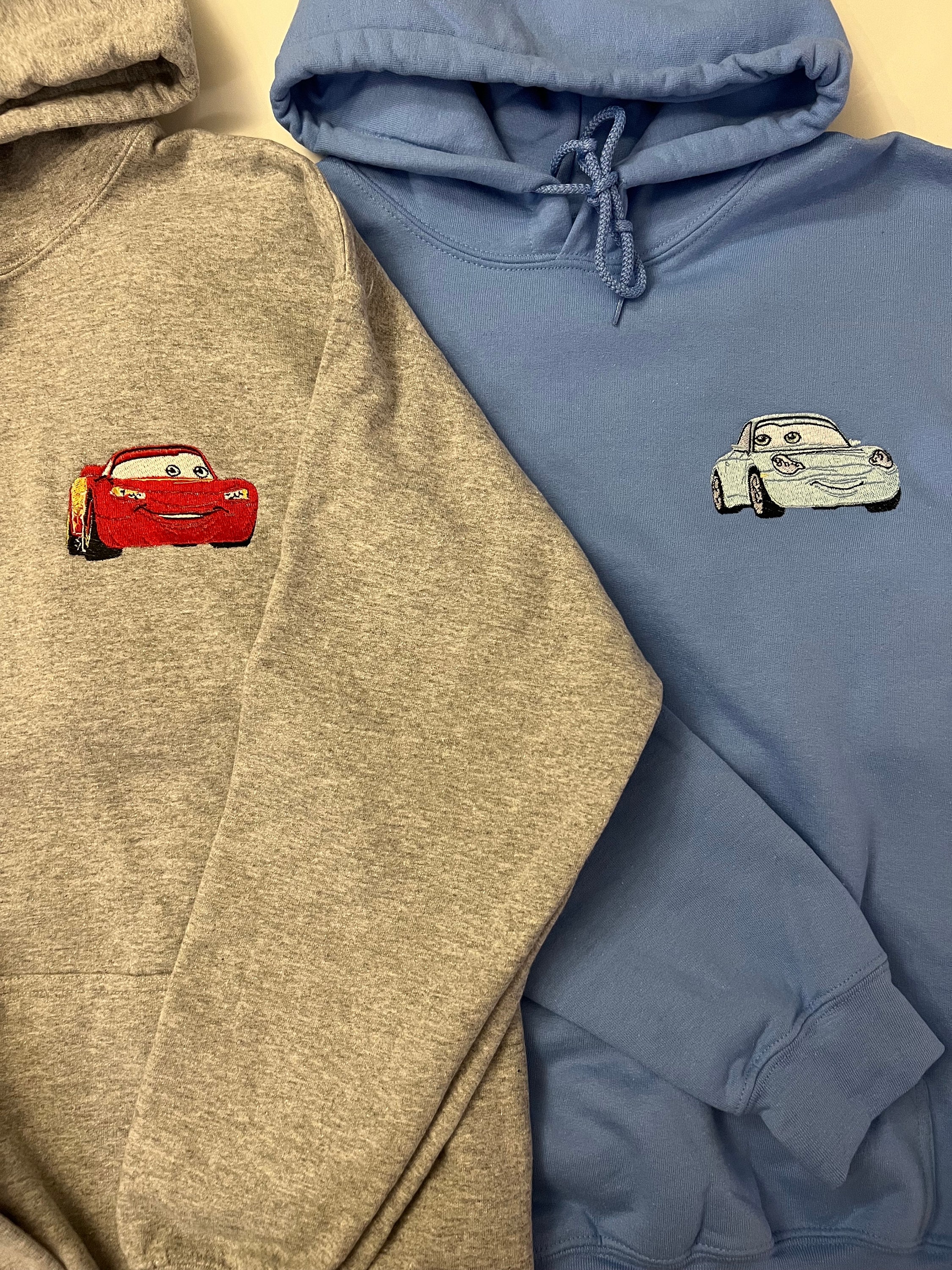 Sweat capuche brodé Cars couple cadeau anniversaire personnalisé - Etsy ...