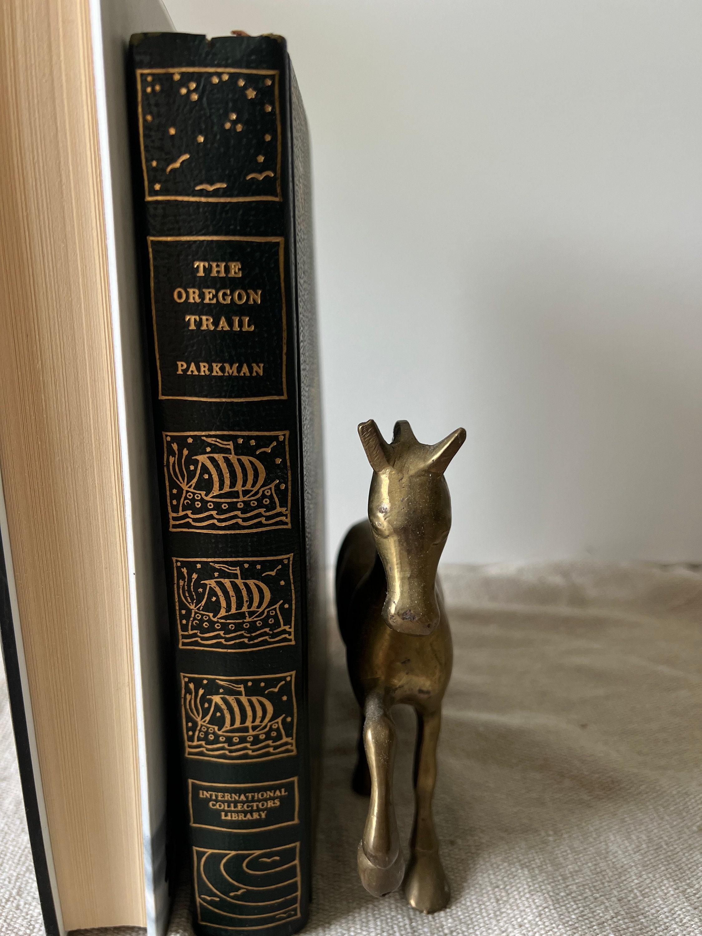 Vintage Oregon Trail Hardcover Book - Gold Embossed Cover - Etsy