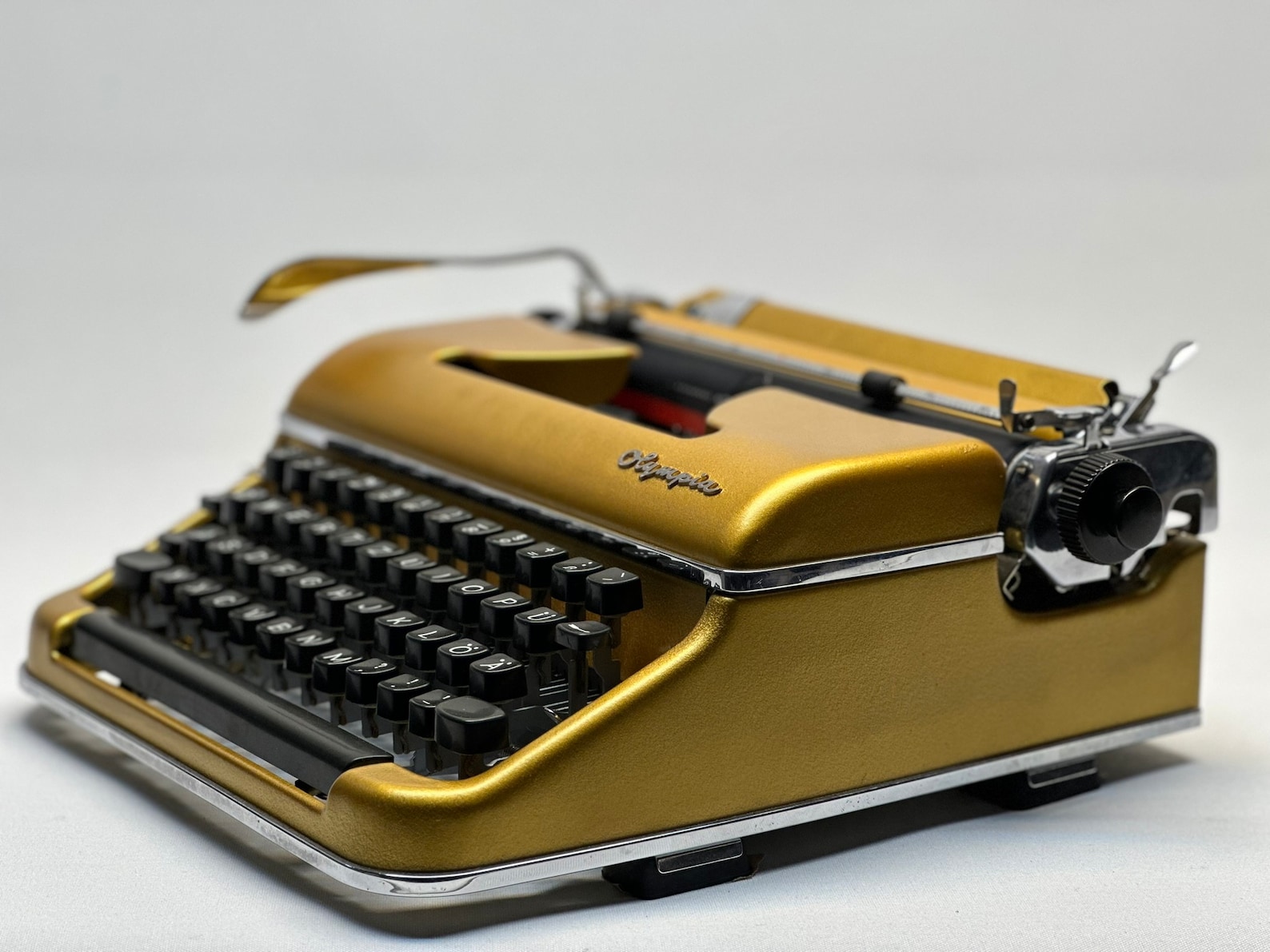 Premium Gold Olympia SM3/SM4 Typewriter - Vintage 1955 Model in ...