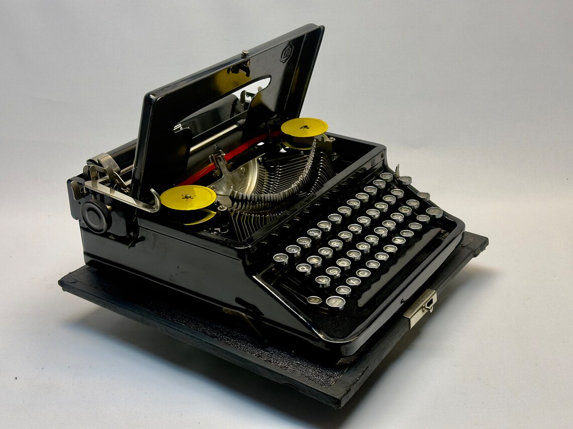 Torpedo Typewriter Vintage 1940 Model in Classic Black With QWERTZ ...
