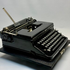 Torpedo Typewriter - Vintage 1940 Model in Classic Black With QWERTZ ...