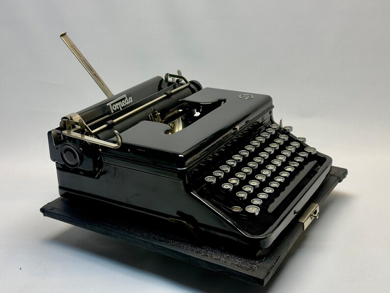 Torpedo Typewriter - Vintage 1940 Model in Classic Black With QWERTZ ...