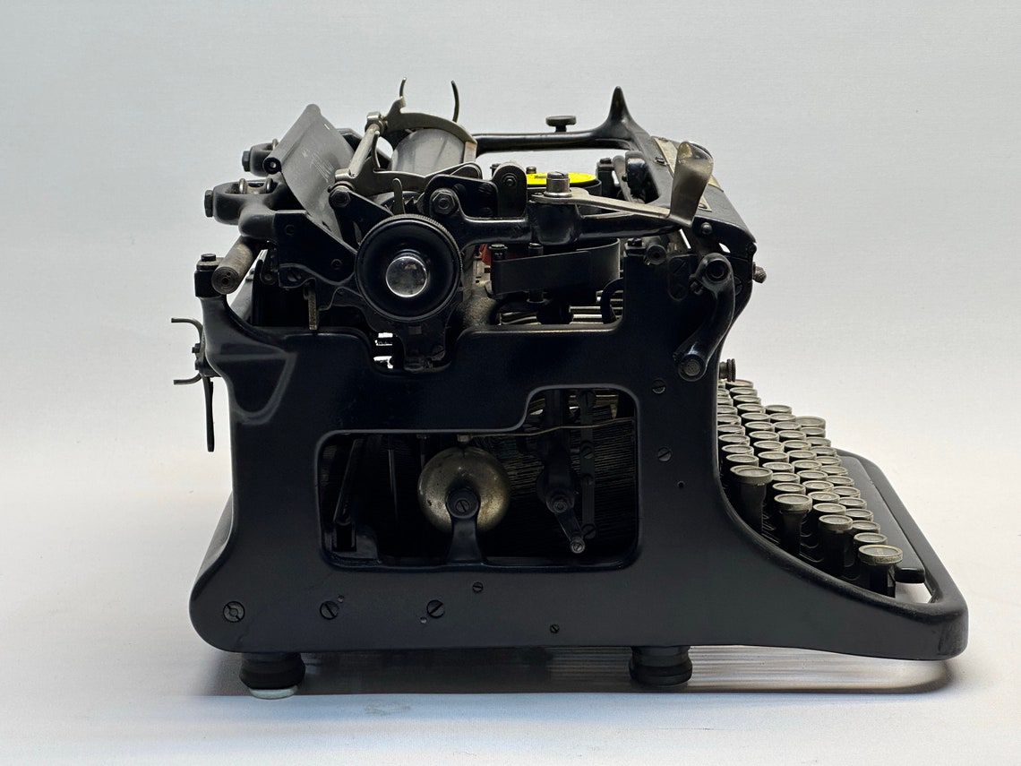 Ideal Typewriter Vintage 1935 Model With QWERTZ Layout and Glass Black ...