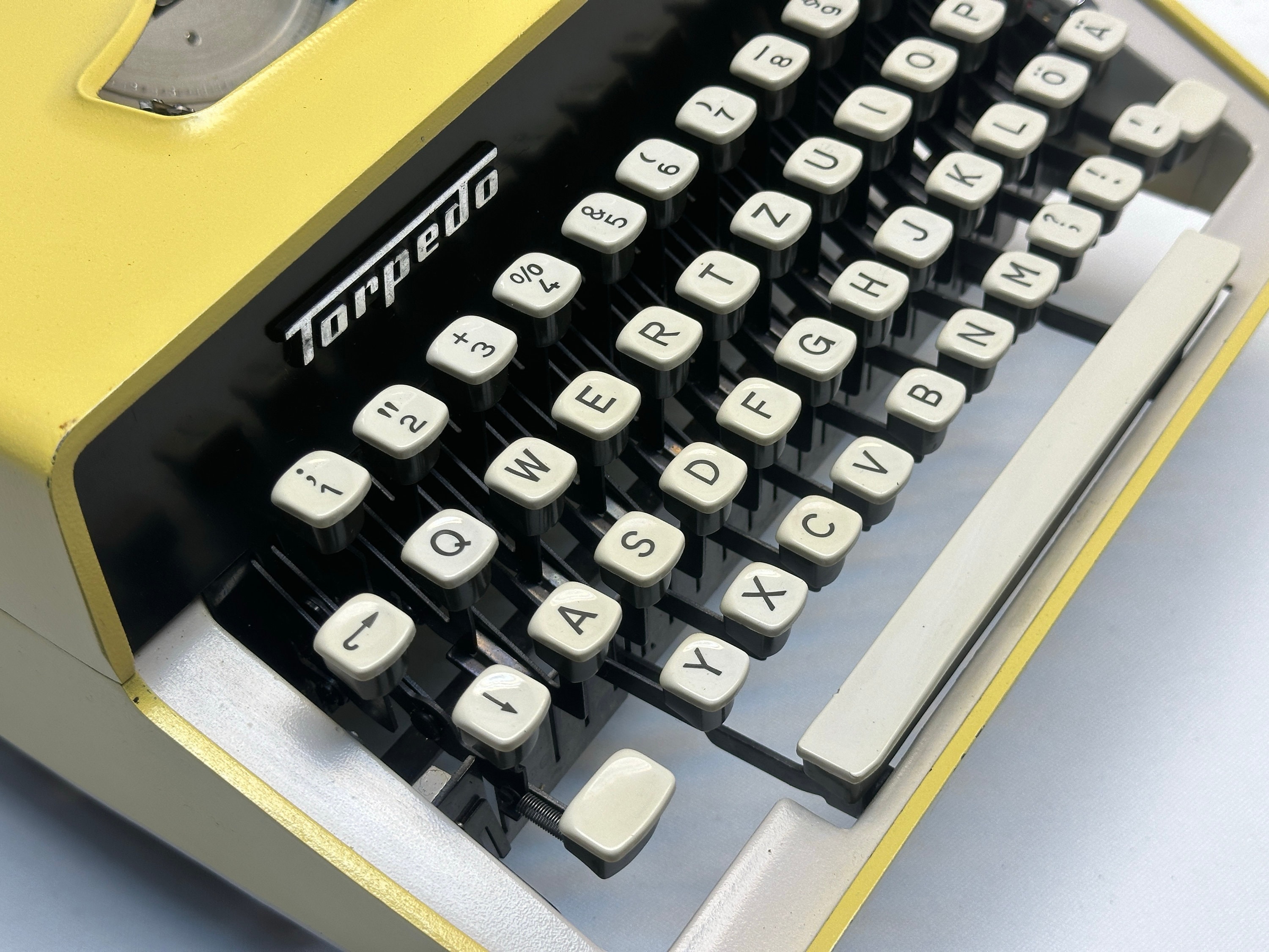 Vintage Torpedo Typewriter - Classic Yellow Model From 1960 With QWERTZ ...