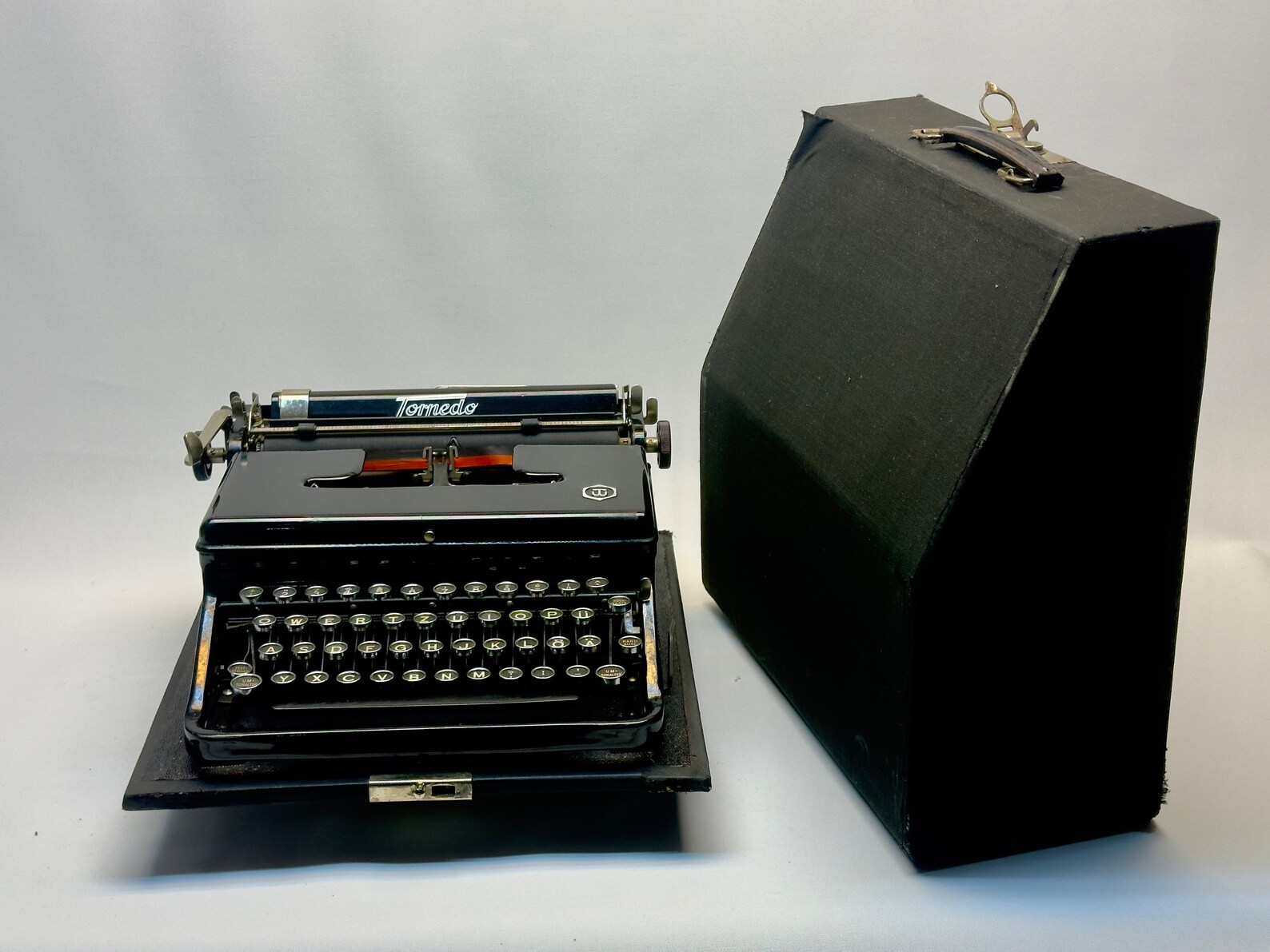 Torpedo Typewriter Vintage 1940 Model in Classic Black With QWERTZ ...