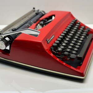 Adler Contessa Deluxe Typewriter - Red Body, QWERTZ Option, Refurbished ...