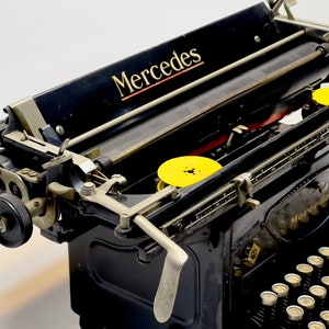 Mercedes Typewriter - Vintage 1935 Model With QWERTZ Layout and Glass ...