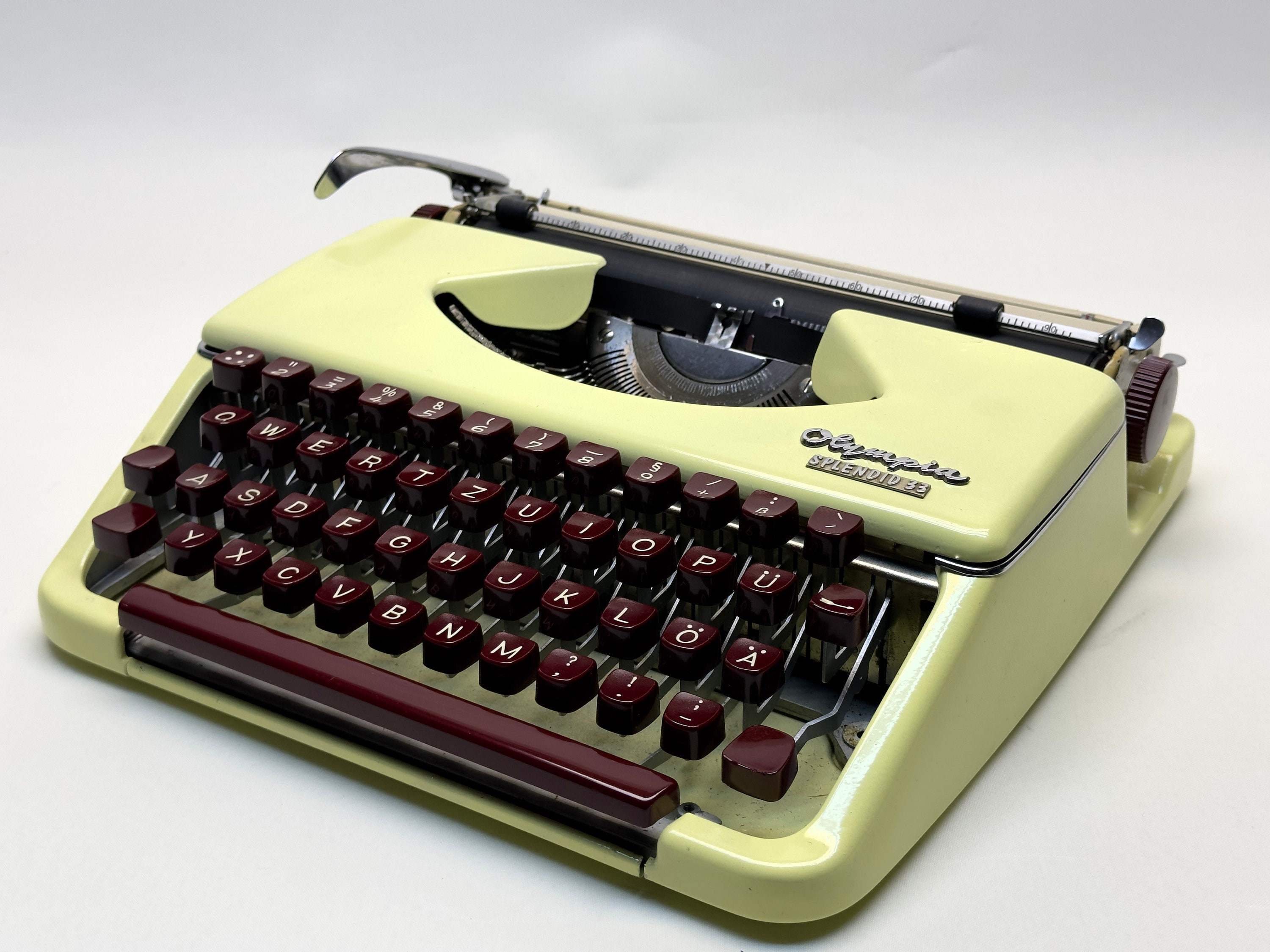 Olympia Splendid Typewriter - Elegant Beige With Matching Case, Newly ...