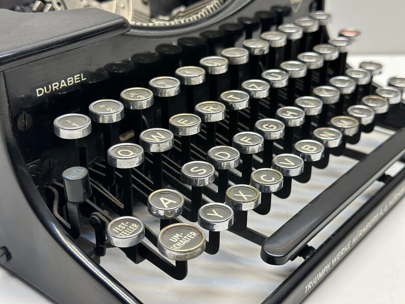 Fully Functional 1960 Model Black Triumph Typewriter - Classic and ...
