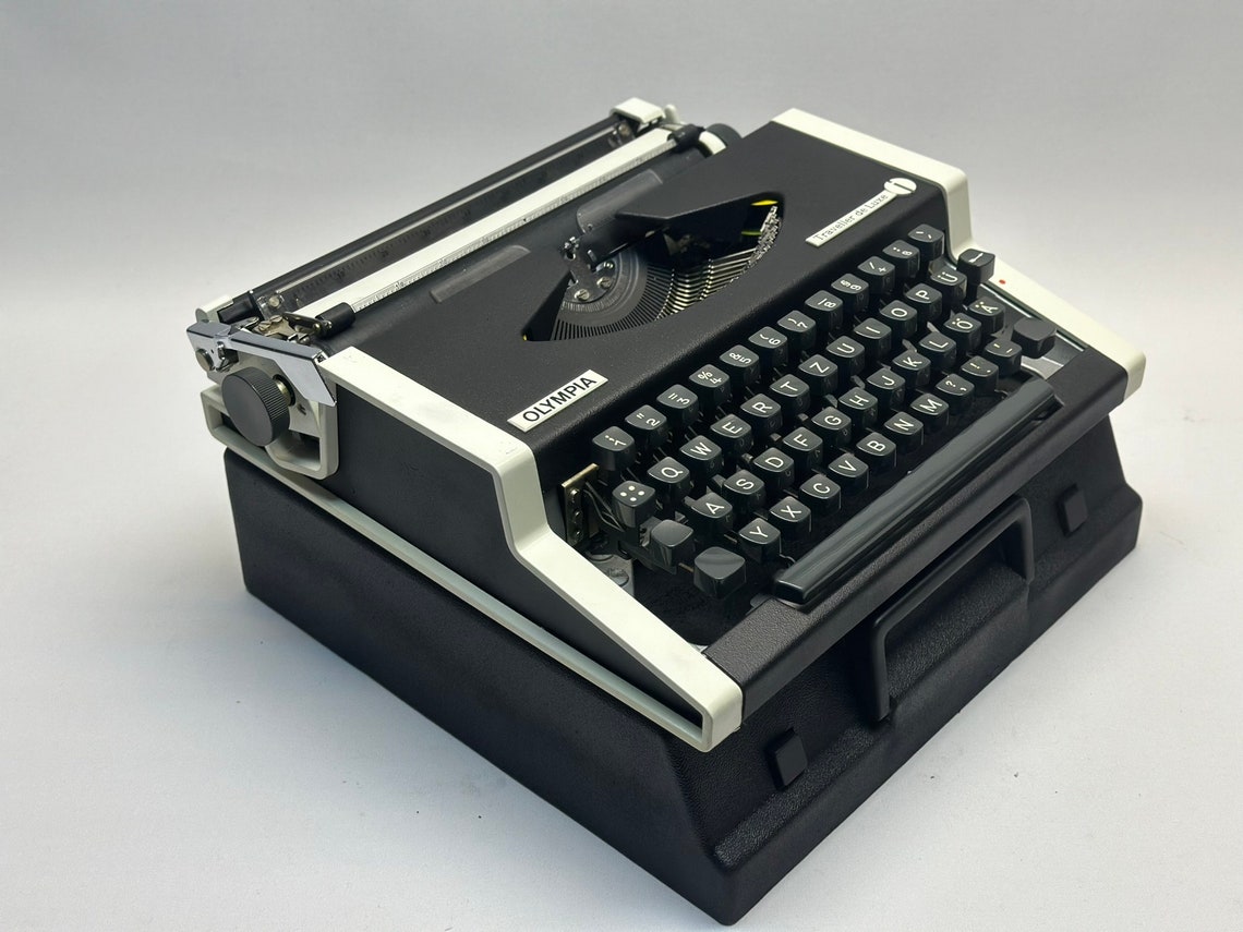Rare Olympia Traveller Typewriter Vintage 1955 Model in Sleek Black ...