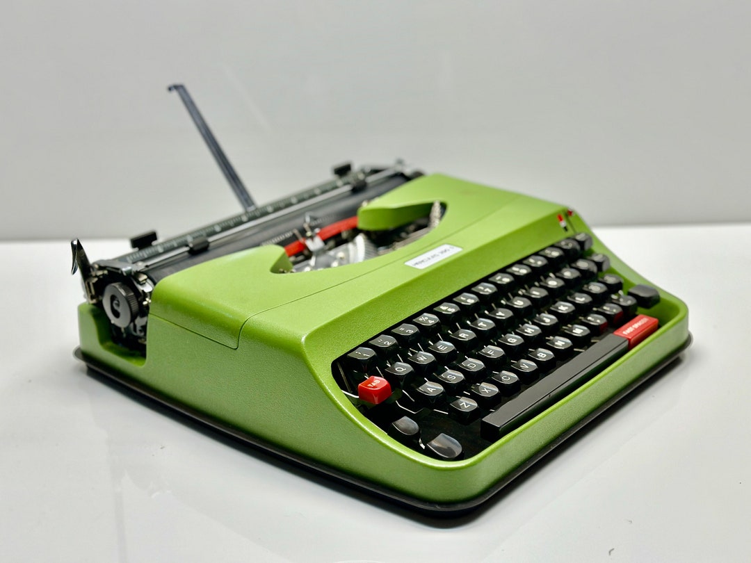Handwritten Elegance Typewriter, Handwritten Typewriterhercules 250 S ...