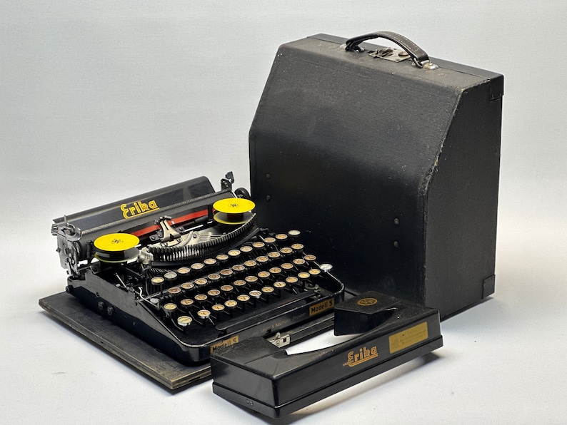 Erika Modell S Typewriter - Vintage Black Beauty With QWERTZ Keyboard ...
