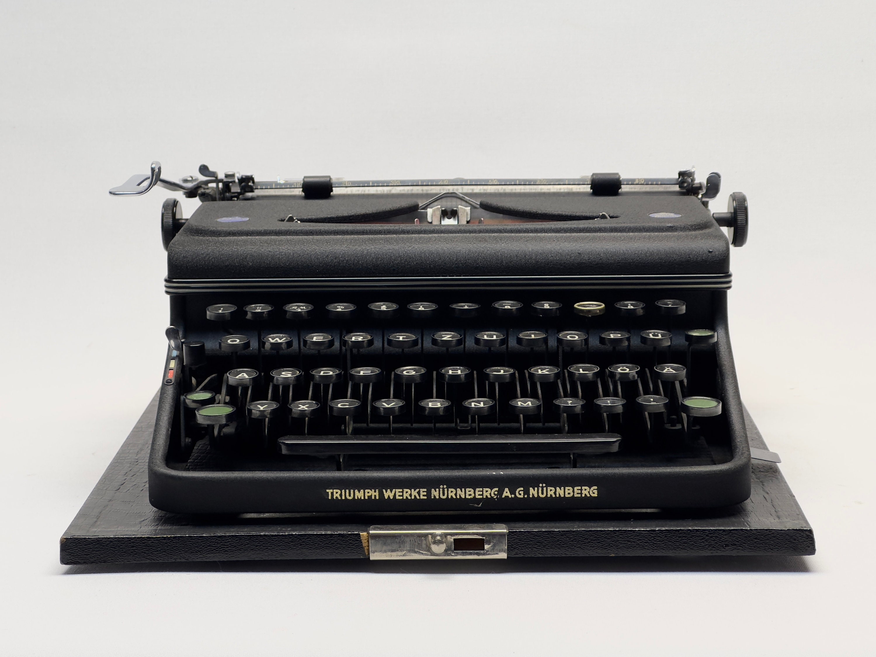 Adler Triumph Typewriter 1940 Model With QWERTZ Layout and Glass Black ...