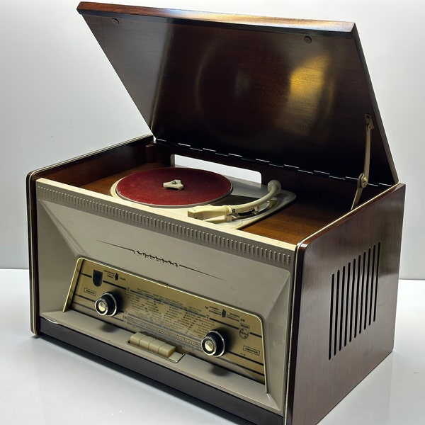 Antique Radio and Record Player - Etsy