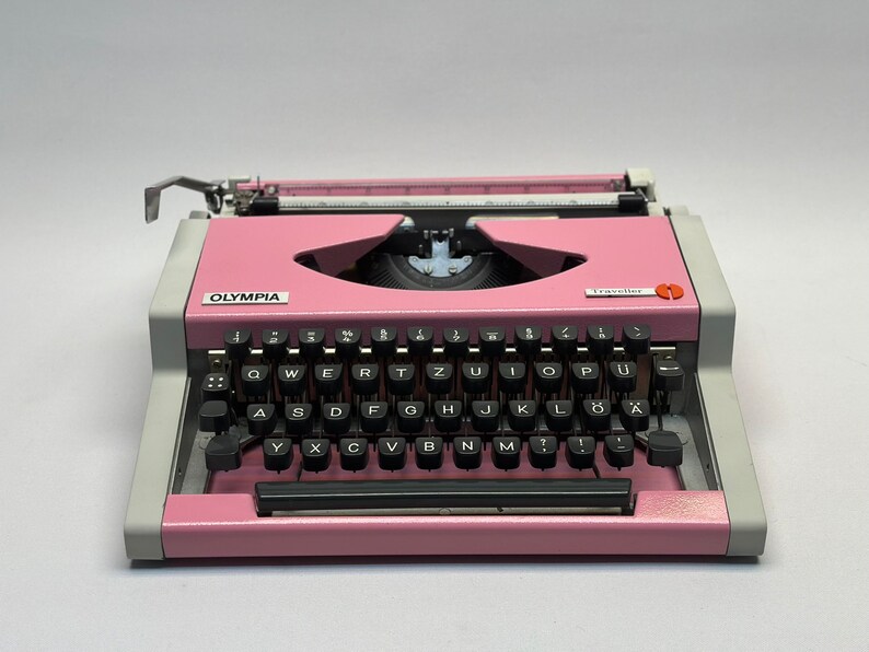 RARE Olympia Traveller Typewriter Vintage 1955 Model in Pretty Pink ...