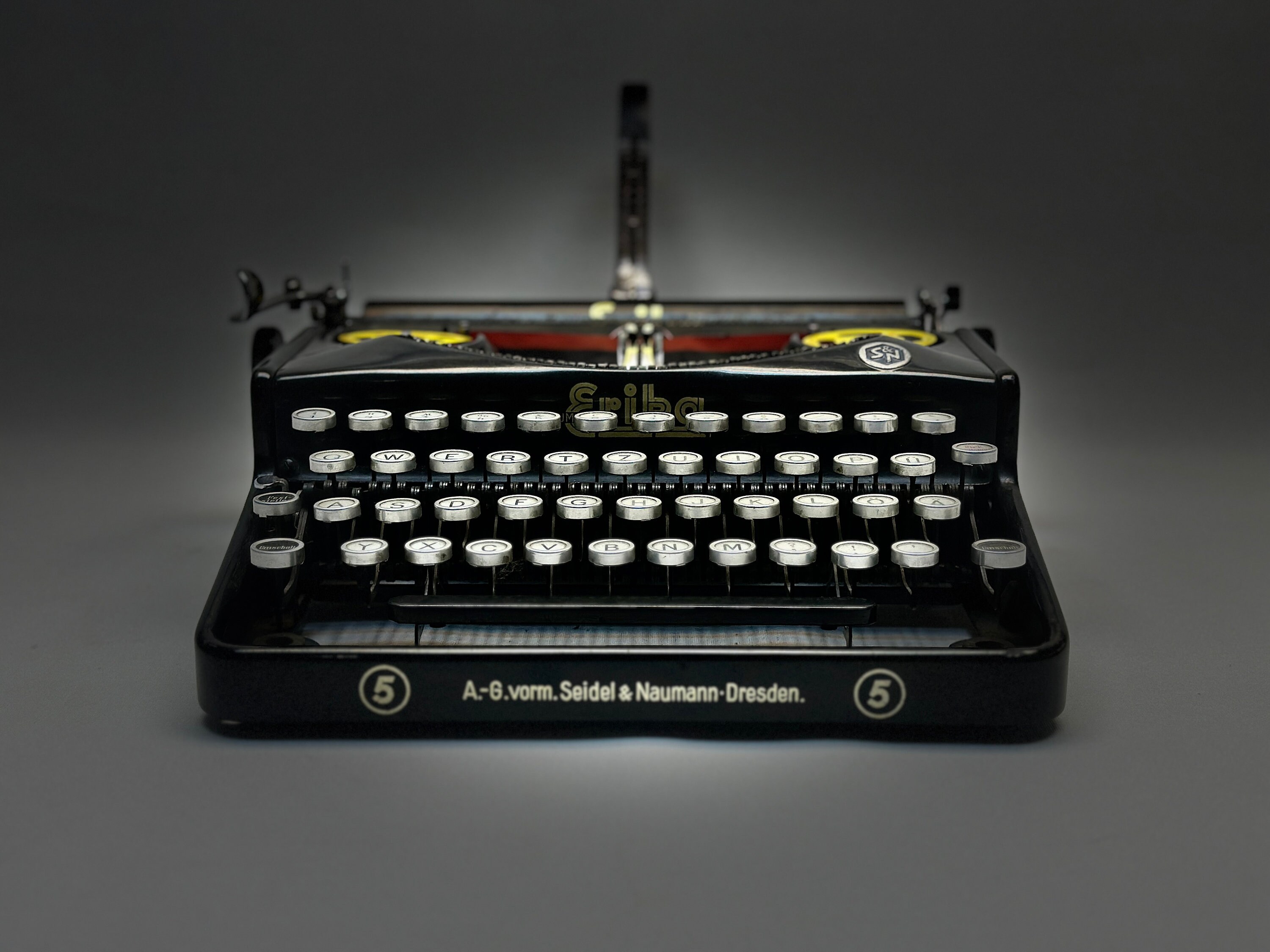 Erika Black Typewriter With Wooden Case 1940 Model, Best Gift, Premium ...