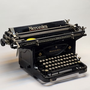 Mercedes Typewriter - Vintage 1935 Model With QWERTZ Layout and Glass ...