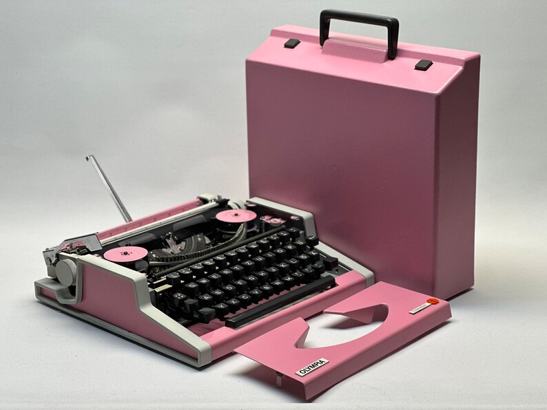 RARE Olympia Traveller Typewriter Vintage 1955 Model in Pretty Pink ...