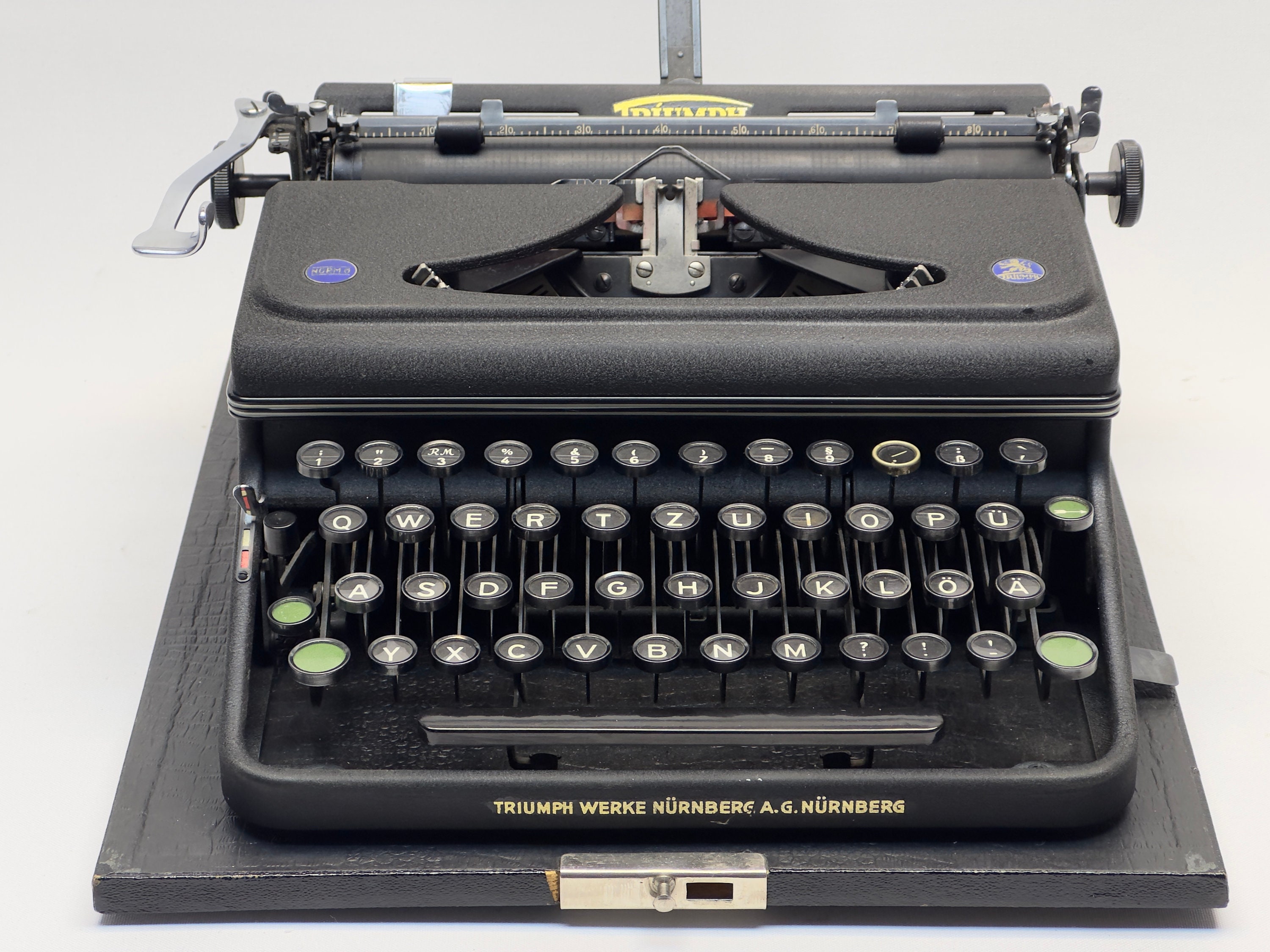 Adler Triumph Typewriter 1940 Model With QWERTZ Layout and Glass Black ...