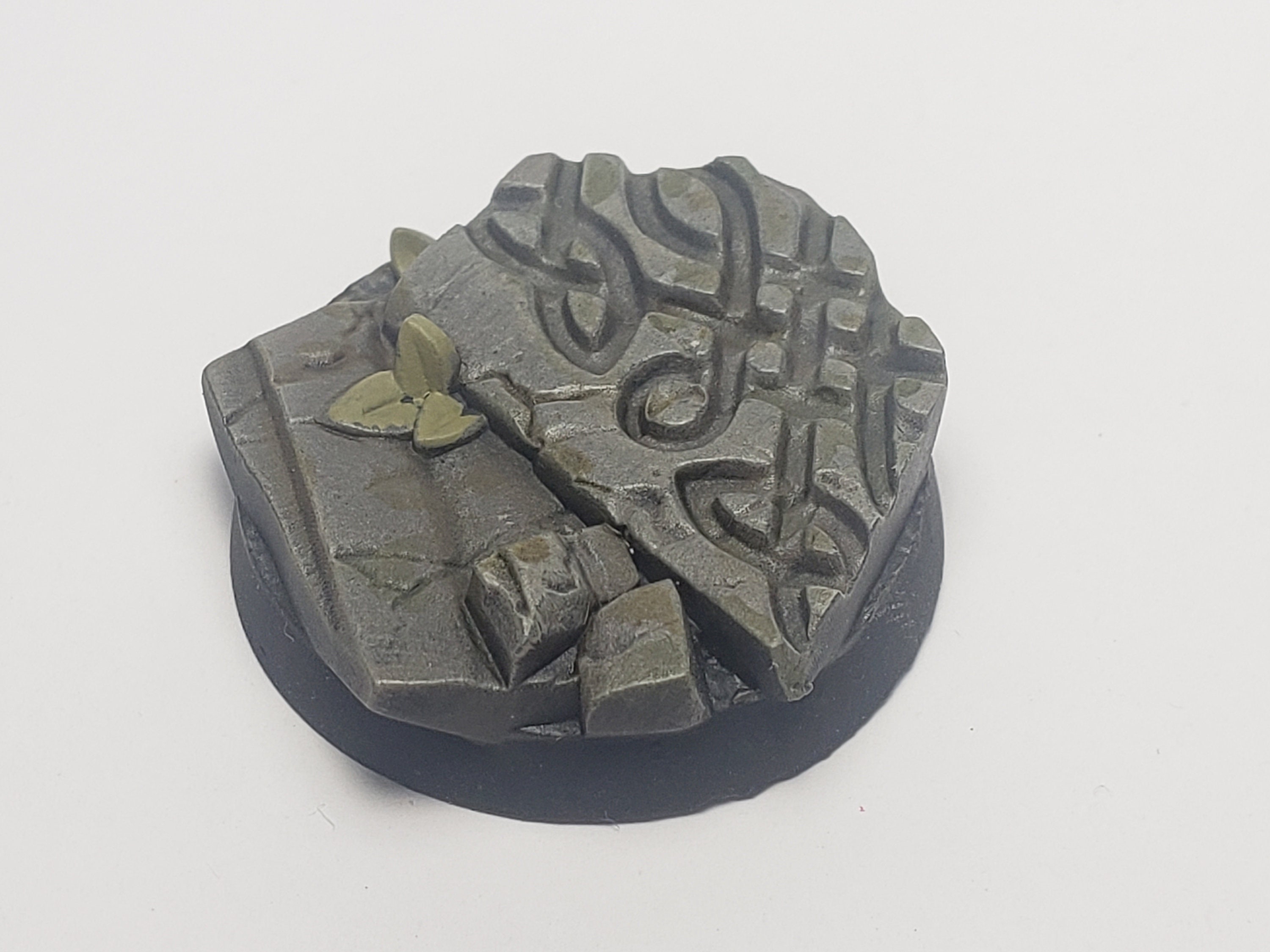 Ancestral Ruins / Dwarf Runic Bases Miniature War Games Round and Oval ...