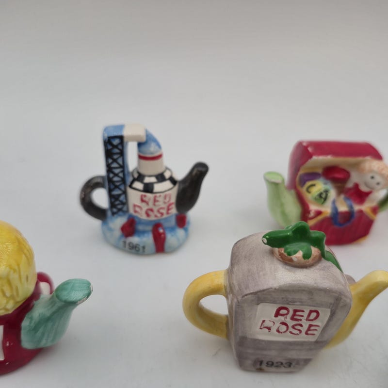 Red Rose Tea Figurines - Etsy Canada